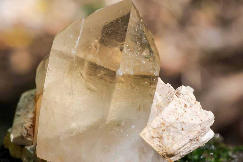 7 Best Crystals to Bring Luck and Wealth & Guide on How to Place Them ...