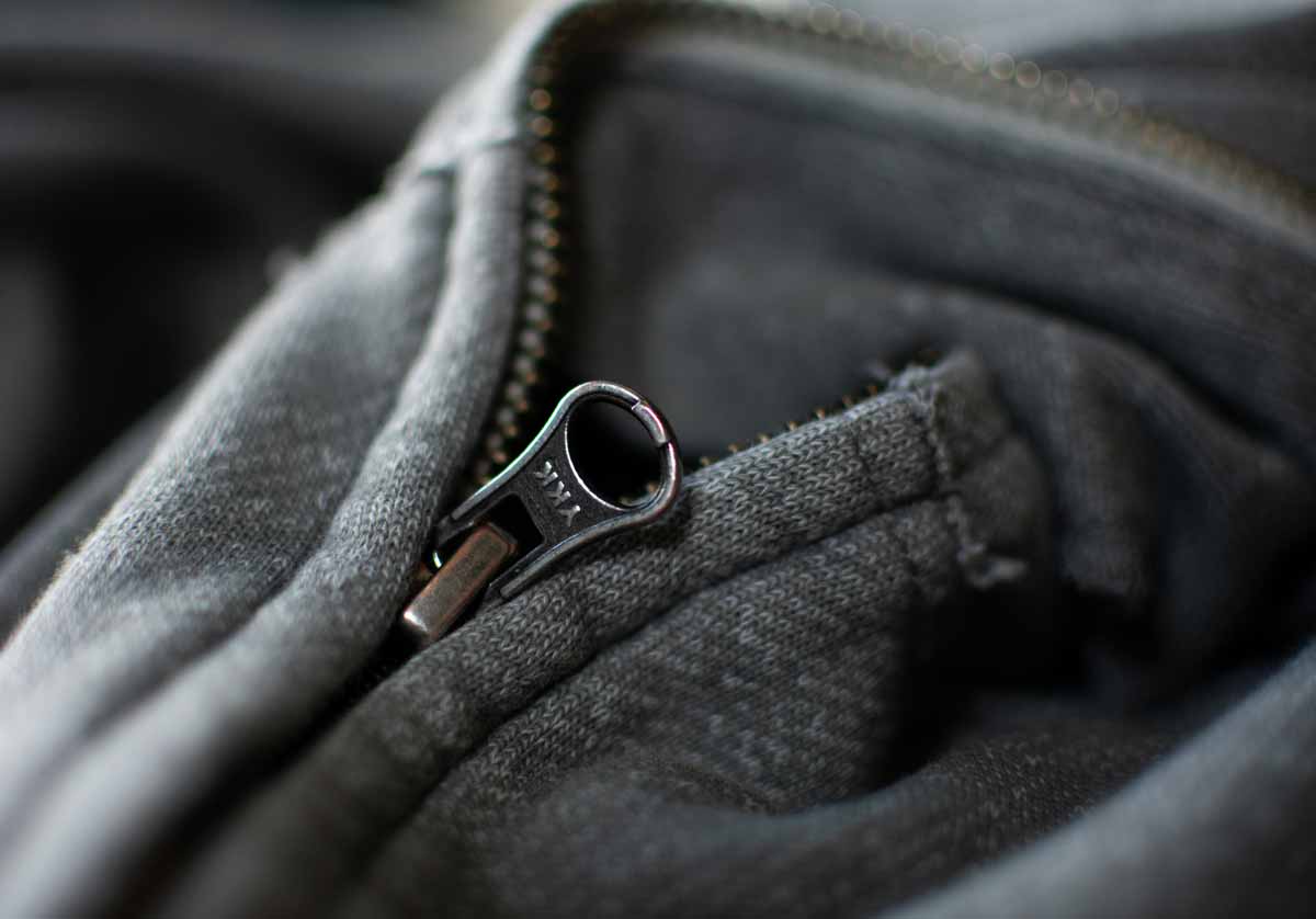 Easy Ways to Fix Stuck Zipper - Beadnova Easy Ways to Fix Stuck Zipper - Beadnova