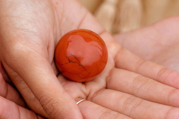 How To Use A Crystal Ball? - Beadnova